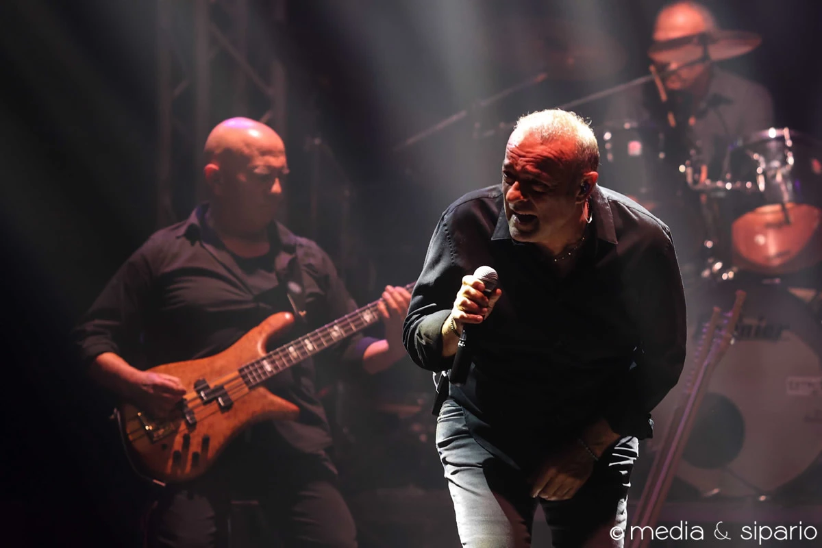 Estro Plays Genesis Seconds Out (recensione)